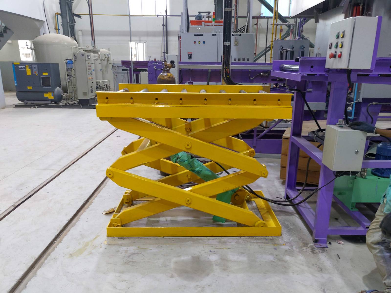 Industrial Conveyor Manufacturers in Chennai | Belt, Screw, Roller ...